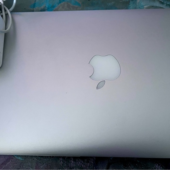 Apple | Computers, Laptops & Parts | Apple Silver Macbook Laptop With ...